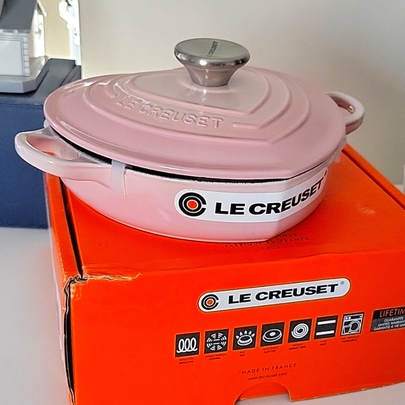 Le Creuset | Kitchen | Nib Le Creuset Pink Heart Dish Cast Iron With ...